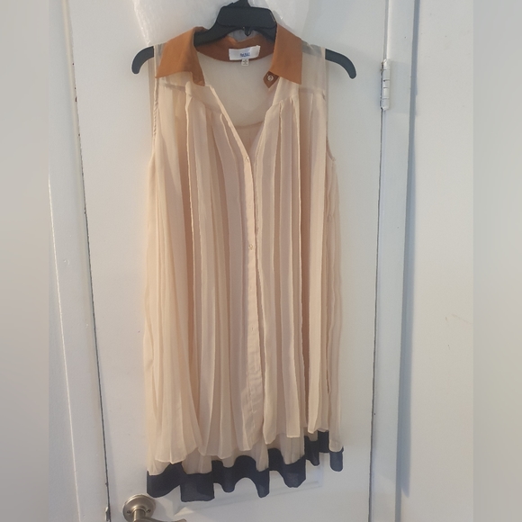 Tops | Beautiful Small Flare Blouse In Tan And Navy Blue Trimming ...